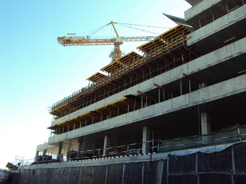 Wasserdichtes Platten-Verschalungs-System mit justierbarer Stützen ...